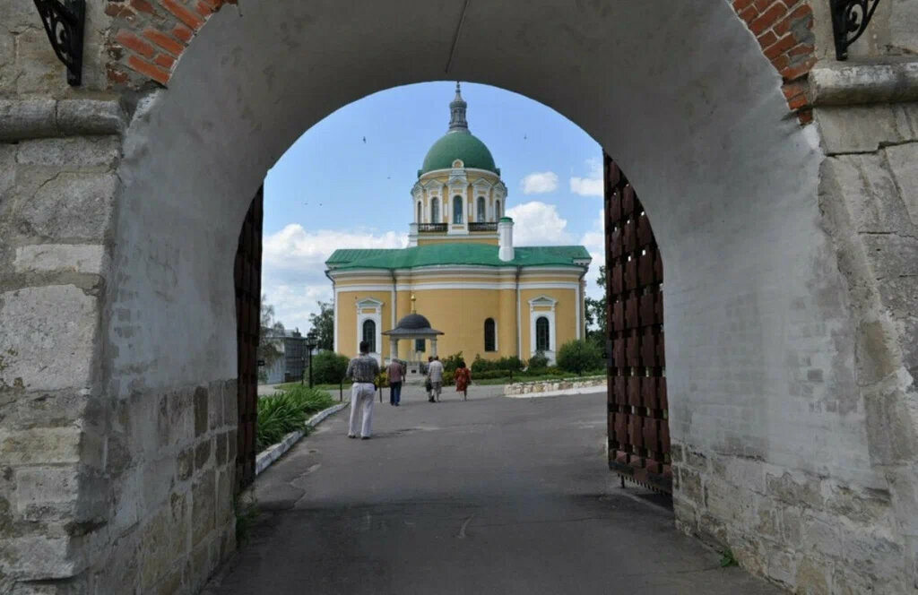 Turistik yerler Trinity Gate, Zaraysk, foto