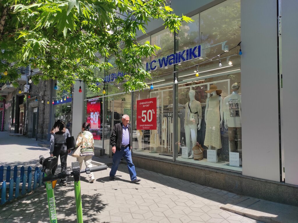 Giyim mağazası LC Waikiki, Erivan, foto