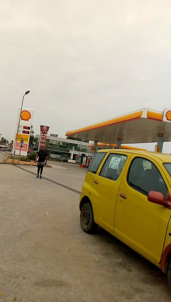 Benzin istasyonu Shell Station, Abican, foto