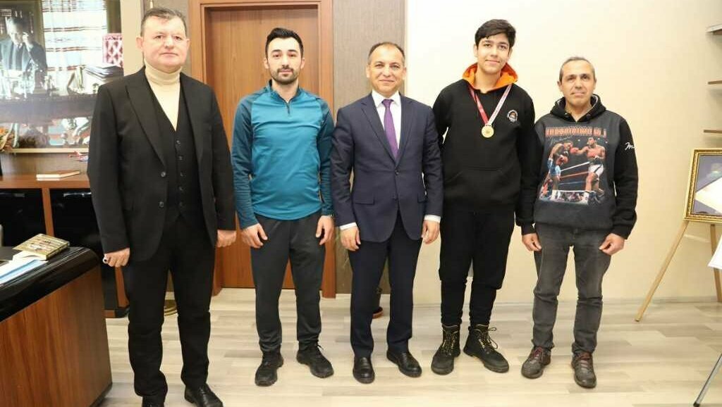 Lise Şehit Erkan Pala Anadolu İmam Hatip Lisesi, Isparta, foto