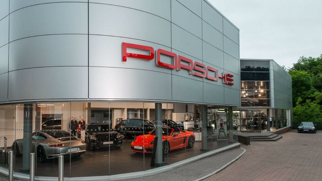 Otomobil satış galerileri Porsche Centre Wilmslow, İngiltere, foto