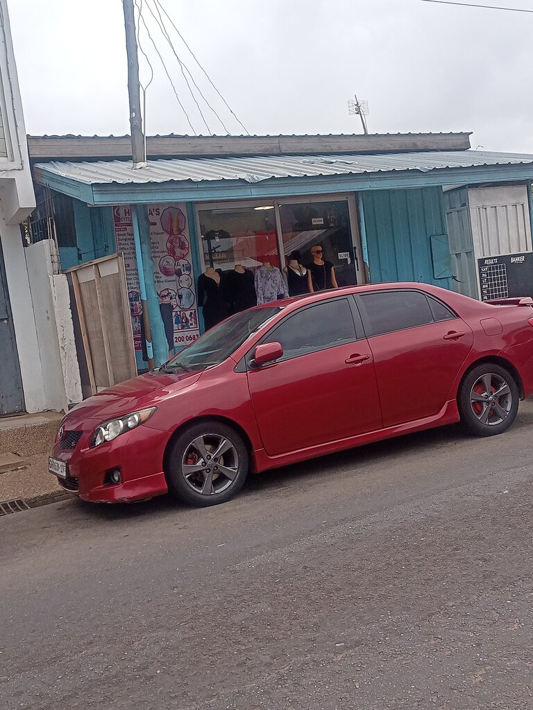 Giyim mağazası Hemaas emporium, Akra, foto