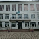 Zhubanova School of Arts (Tauelsizdik gulzary Street No:26), sanat okulları  Temirtav'dan