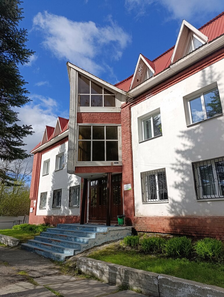 Kerestecilik, ağaç satışı Uralsky uchebno-opytny leskhoz Fgbou Vo Uralsky Gosudarstvenny Lesotekhnichesky universitet, Yekaterinburg, foto