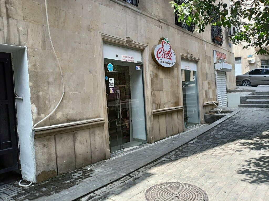 Pasta, şekerleme ve tatlı Çilek Türk Sirniyyati, Bakü, foto