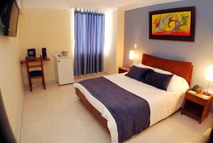 Hotel Plazuela Real (Santander, Municipio de Bucaramanga, Calle 56, 17A-100), otel  Bucaramanga'dan