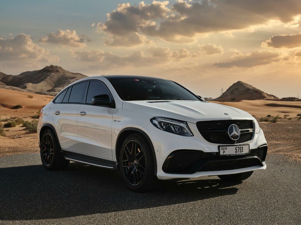 Oto kiralama Premium Auto Dubai, Dubai, foto