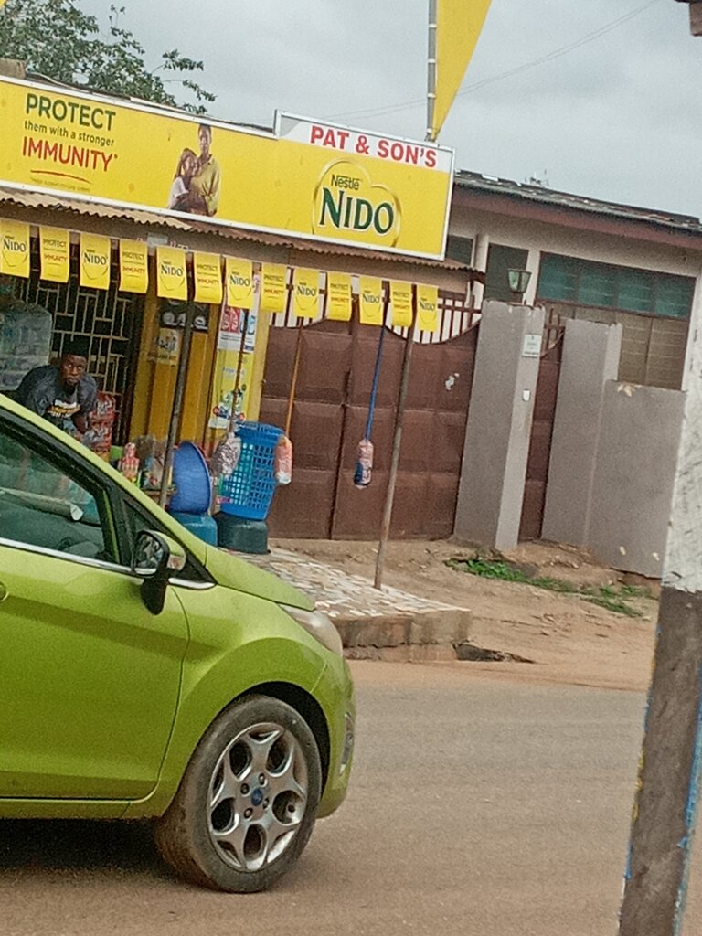 Süpermarket Pat & Sons Ent, Akra, foto
