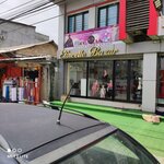 Citadelle bazar (Abidjan, Treichville, Avenue de la Reine Pokou), çocuk giyim mağazaları  Abican'dan