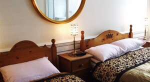 The Tudor Rose Hotel (England, East Riding of Yorkshire, Beverley, Lord Roberts Road), otel  Beverley'den