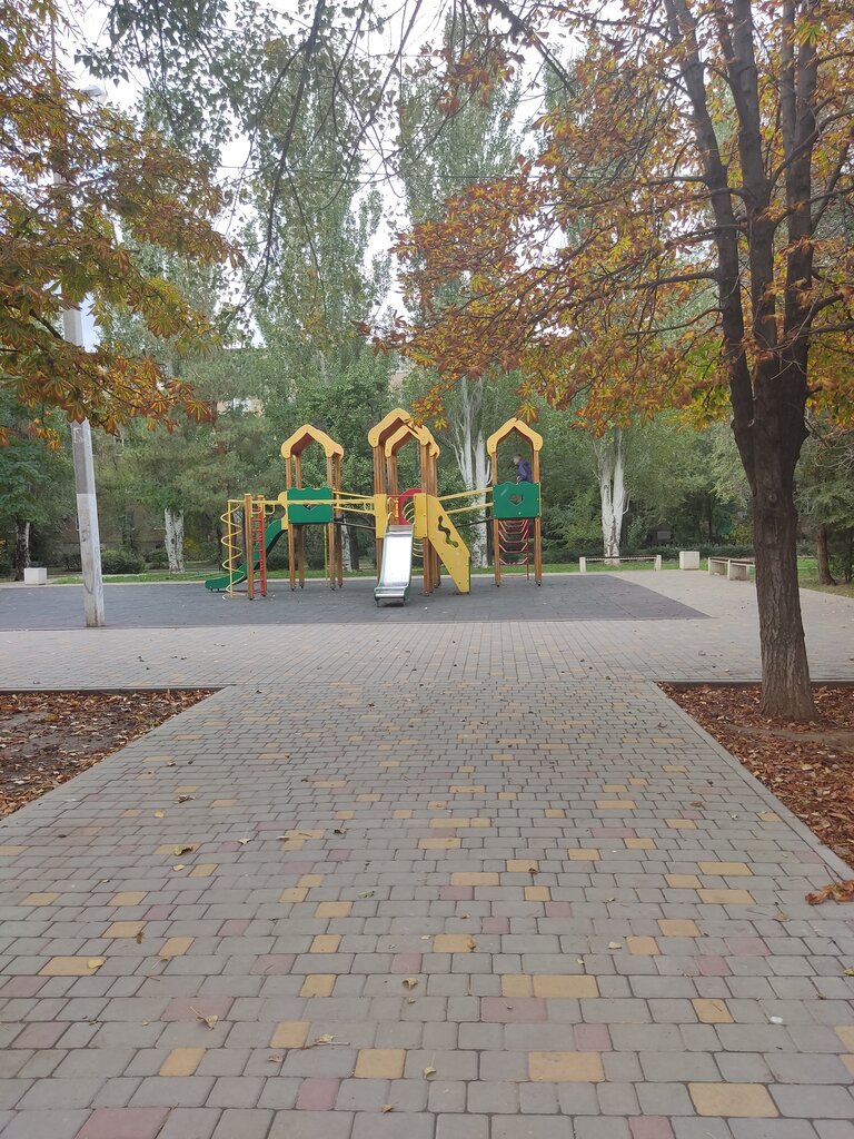 Oyun alanı Playground, Voljski, foto