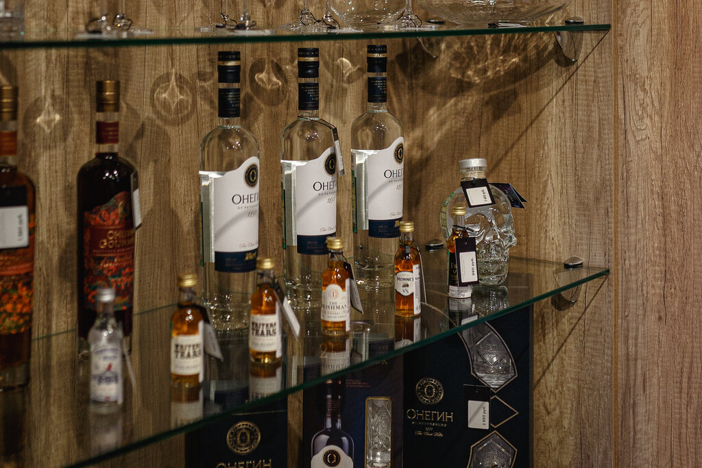 Alkollü içecekler Wine & Whiskey by Simple, Omsk, foto