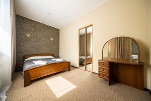 Welcome home (Krasnoyarsk Territory, Yemelyanovskiy rayon, R-255 Sibir, 798-y kilometr, 1), otel  Krasnoyarski krayından