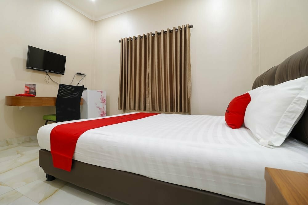 Otel RedDoorz Plus near Dharmawangsa, Cakarta, foto