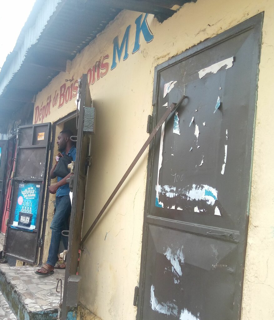 Bira dükkanı Dépôt de Boissons Mk, Brazzaville, foto