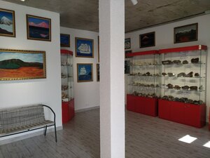 Museum of Stone and Minerals (Arkhitekturnaya ulitsa No:12, Novorossiysk), müzeler ve sanat galerileri  Novorossiysk'ten