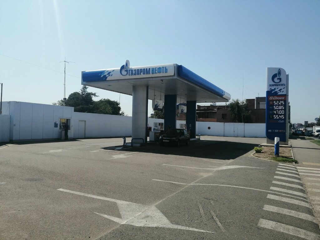 Benzin istasyonu Gazpromneft, Krasnodar, foto