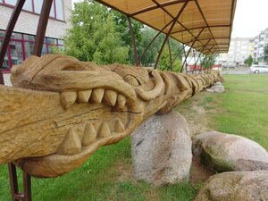 Park, sokak heykeli Дракон, Berezino, foto