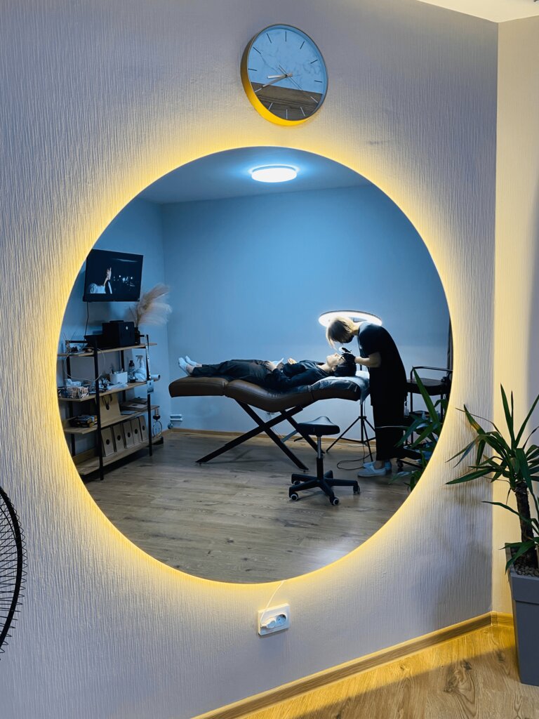 Kaş ve kirpik salonu Ksenia Zolotova, Saint‑Petersburg, foto