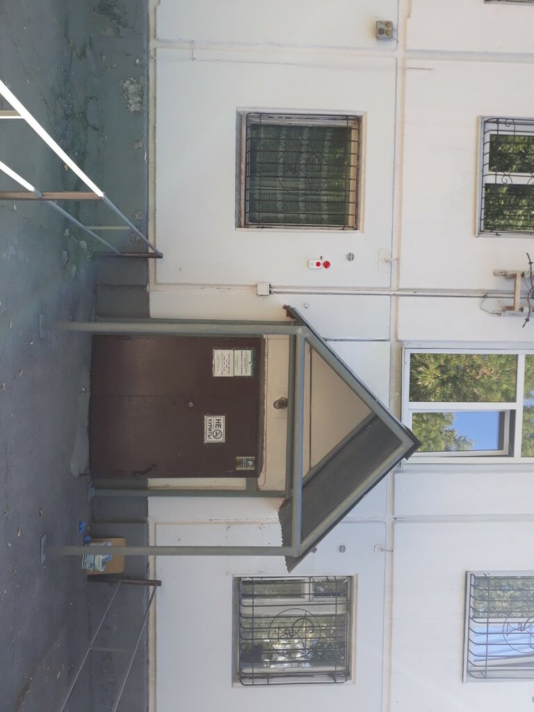 Poliklinikler Краевая клиническая больница скорой медицинской помощи № 2, дневной стационар, Barnaul, foto