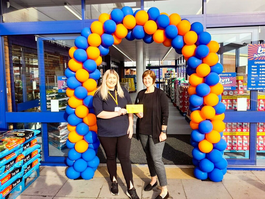 Şans oyunları B&m Home Store with Garden Centre, İngiltere, foto