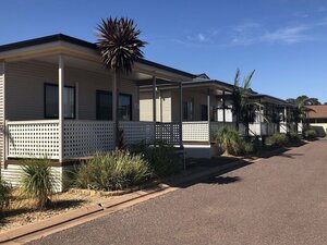 Sundowner Cabin and Tourist Park (South Australia, Lincoln Highway), otel  Whyalla'dan