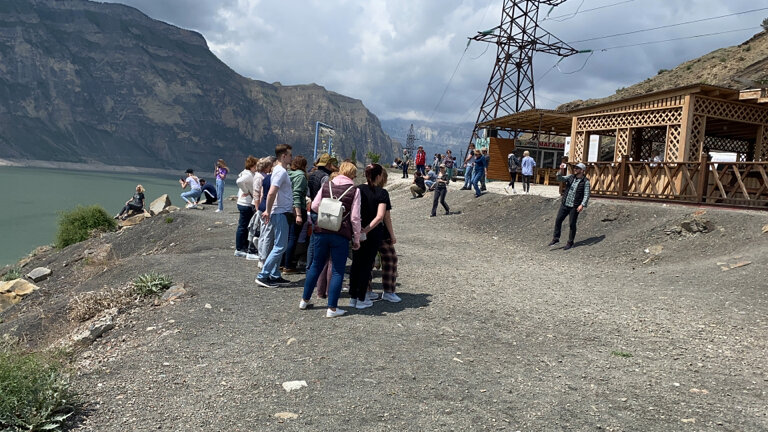 At ve binicilik kulüpleri The Equestrian Club went to the mountains, Dağıstan, foto