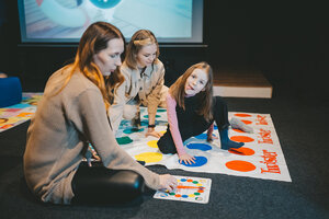 Berloga (vulica Turhienieva No:1), eğlence merkezleri  Dzerzhinsk'ten