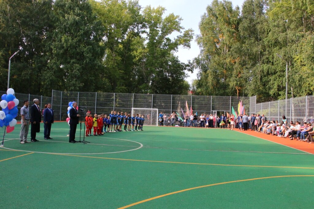 Spor alanı Футбольное поле, Oktiabrski, foto