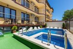 M&L Seven Seas  (Yuzhny prospekt No:5Д, selo Vityazevo), otel  Krasnodarski krayından