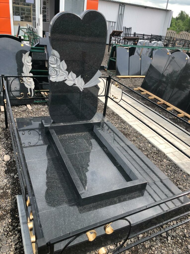 Heykel ve mezarlık taşı üreticileri Кама Мрамор, Alabuğa, foto