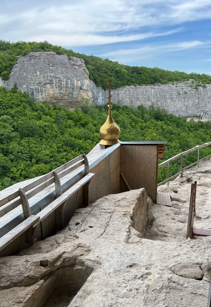 Manastır Cave Monastery of the Holy Great Martyr Theodor Stratilat, Kırım Cumhuriyeti, foto