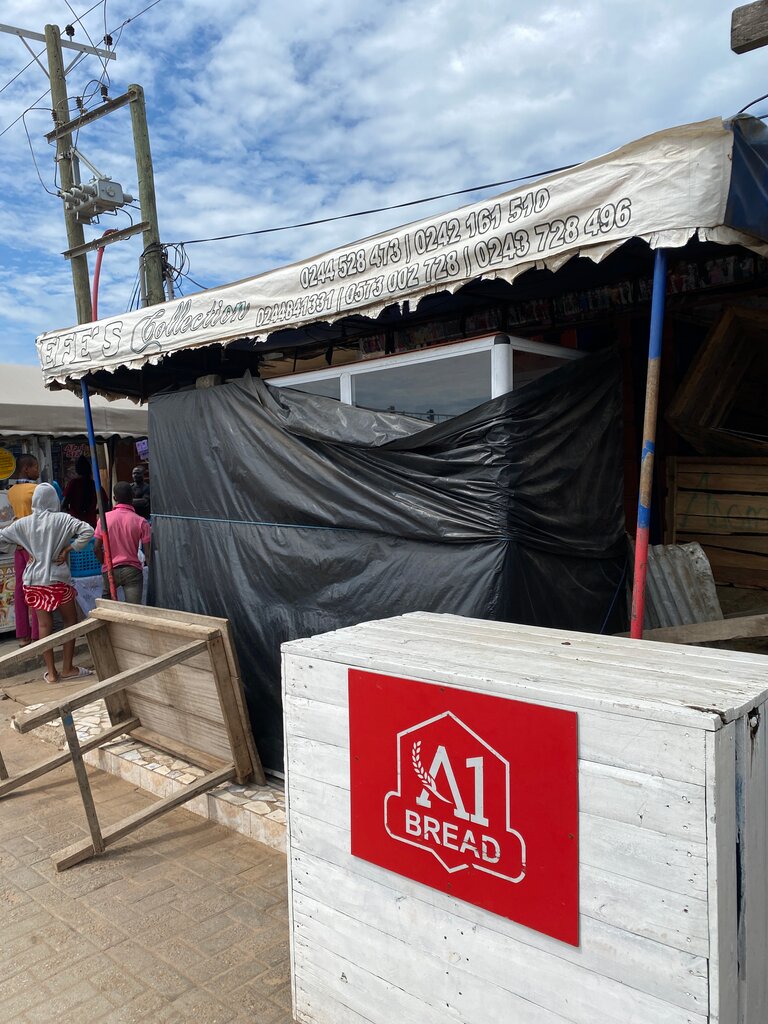 Giyim mağazası Efe’s Collection, Dünya, foto