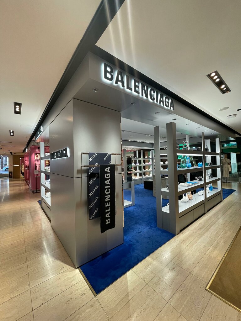Giyim mağazası Balenciaga, Roma, foto