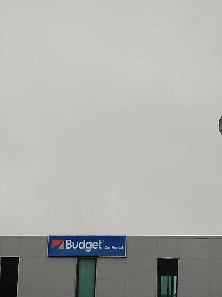 Kullan-bırak otomobiller Budget, Loanda, foto