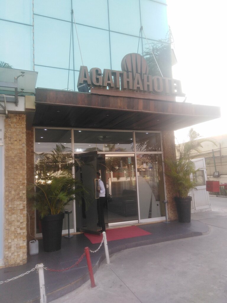 Otel Agatha Hotel, Loanda, foto