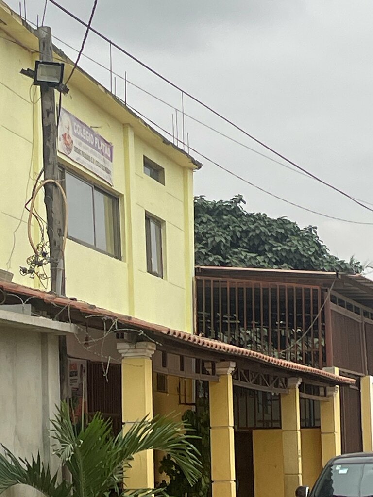 Yüksekokul Colégio Platão, Loanda, foto