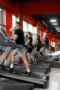 King Fit (Rossiyskaya ulitsa No:297, Prikubanskiy City administrative district, posyolok Kalinino), fitness kulüpleri  Krasnodar'dan