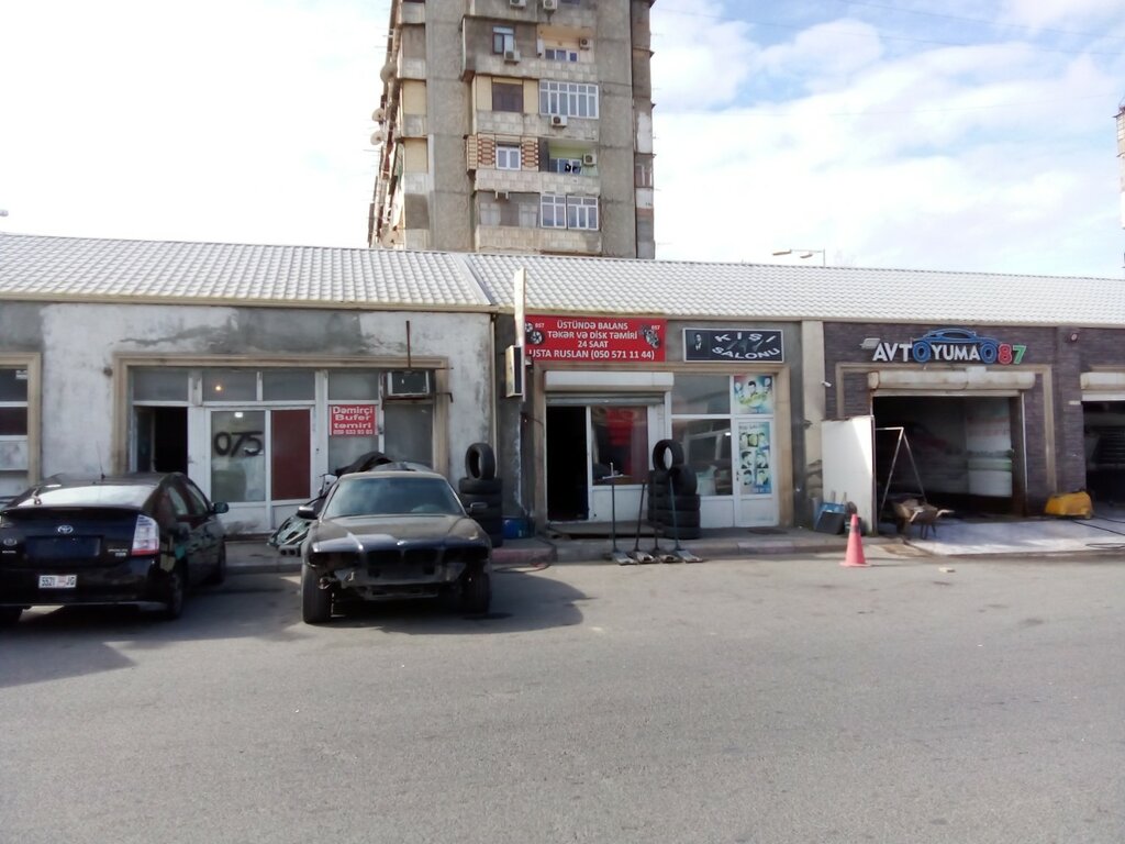Otomobil servisi Avtomobil gövdəsinin təmiri emalatxanası, Bakü, foto