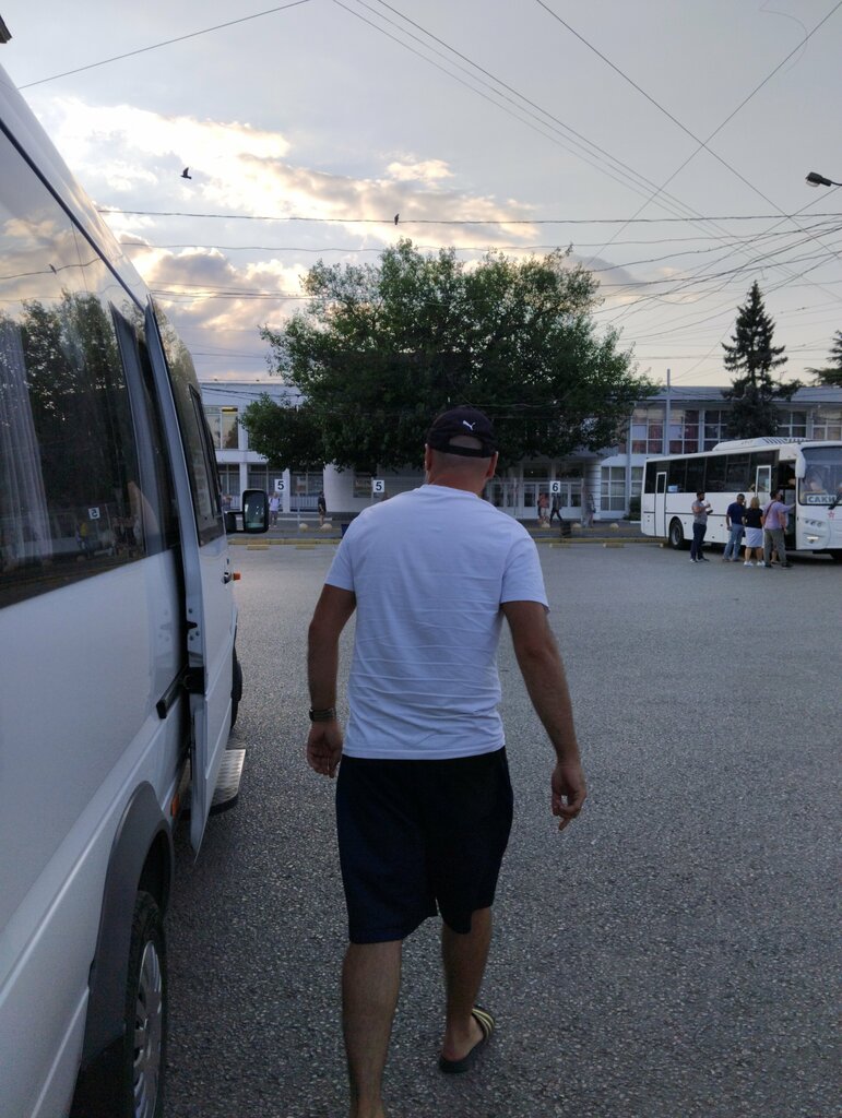 Otobüs park yerleri ООО ЯТК 14328, Yalta, foto