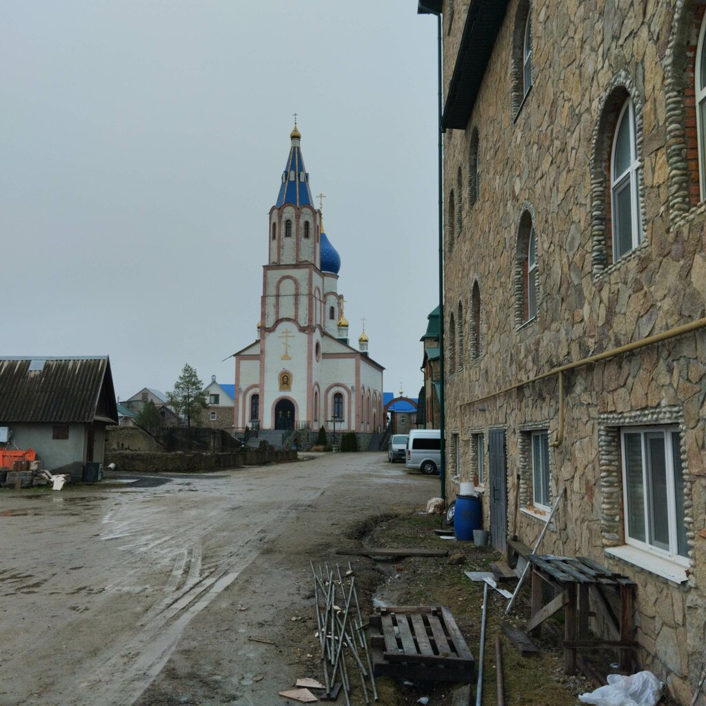 Yurtlar Свято-Духов мужской монастырь, Timaşovsk, foto