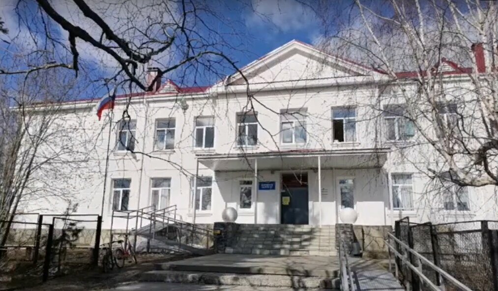 Ortaokul Srednyaya shkola № 3 pgt. Polunochnoye Mou, Sverdlovskaya oblastı, foto