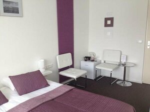Het Verschil (Willibrordusplein No:18, Zoutelande), otel  Zeeland'dan