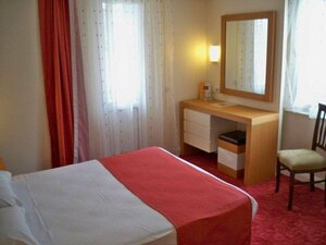 Forest Park Hotel (Antalya, Kemer, Merkez Mah., Atatürk Cad., 115), otel  Kemer'den