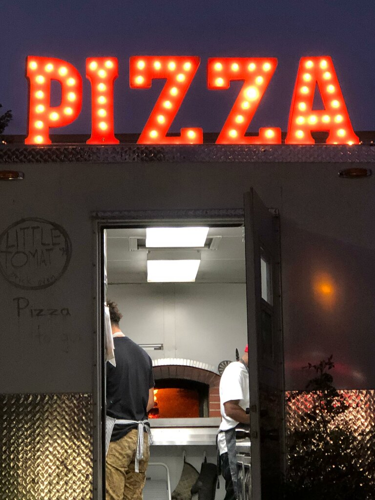 Pizzacılar Little Tomato Pizza, Minneapolis, foto