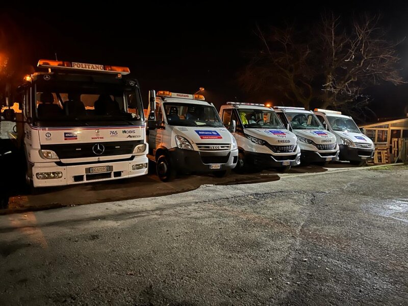 Jant ve lastikçiler Sos Service Autosoccorso e Autoriparazioni Politano', Piyemonte, foto