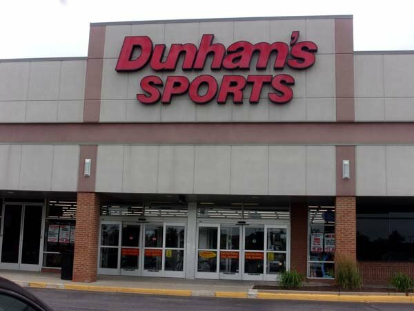 Spor giyim ve ayakkabı Dunham's Sports, Michigan Eyaleti, foto