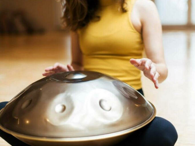 Müzik enstrumanların tamiri Handpan Showroom Lüneburg, Luneburg, foto