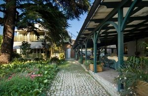 Malpassuti Resort (Piedmont, Provincia di Alessandria, Vicolo Amedeo Cantù, 11), otel  Carbonara Scrivia'dan