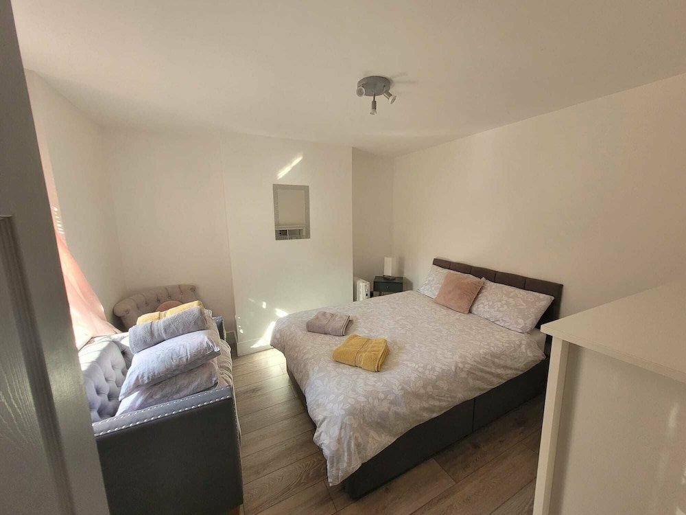 Otel One Double Bed- Two Sofa Beds, Margate, foto